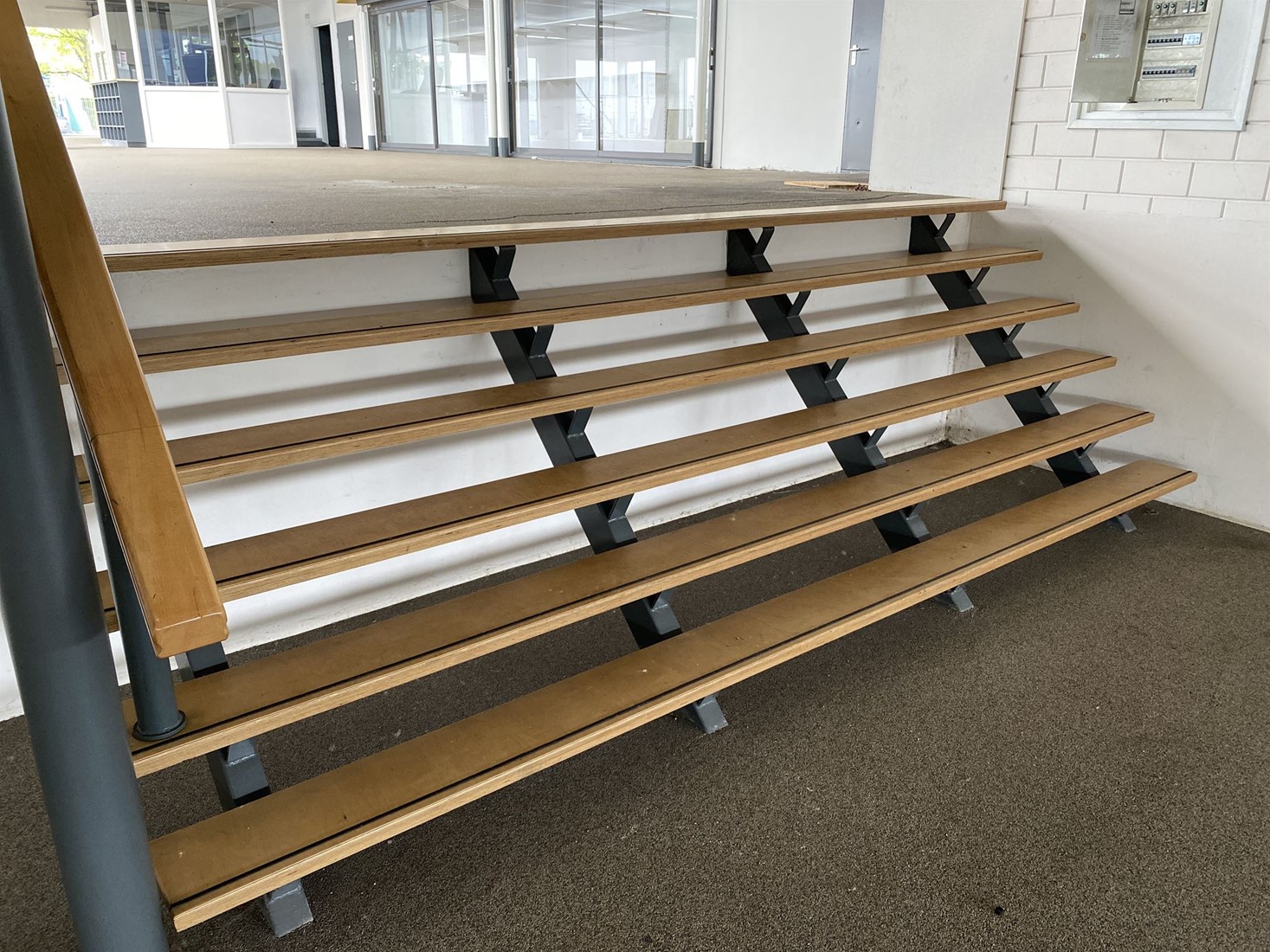 Gebruikte trap stalen constructie met multiplex treden B4185mm x ...