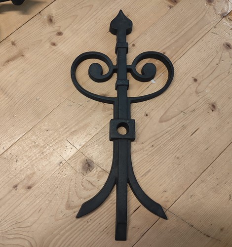 Gietijzeren muuranker omega Circulaire-bouwmaterialen