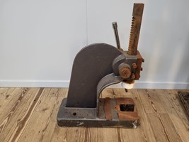 Gebruikte handpers Circulaire-bouwmaterialen